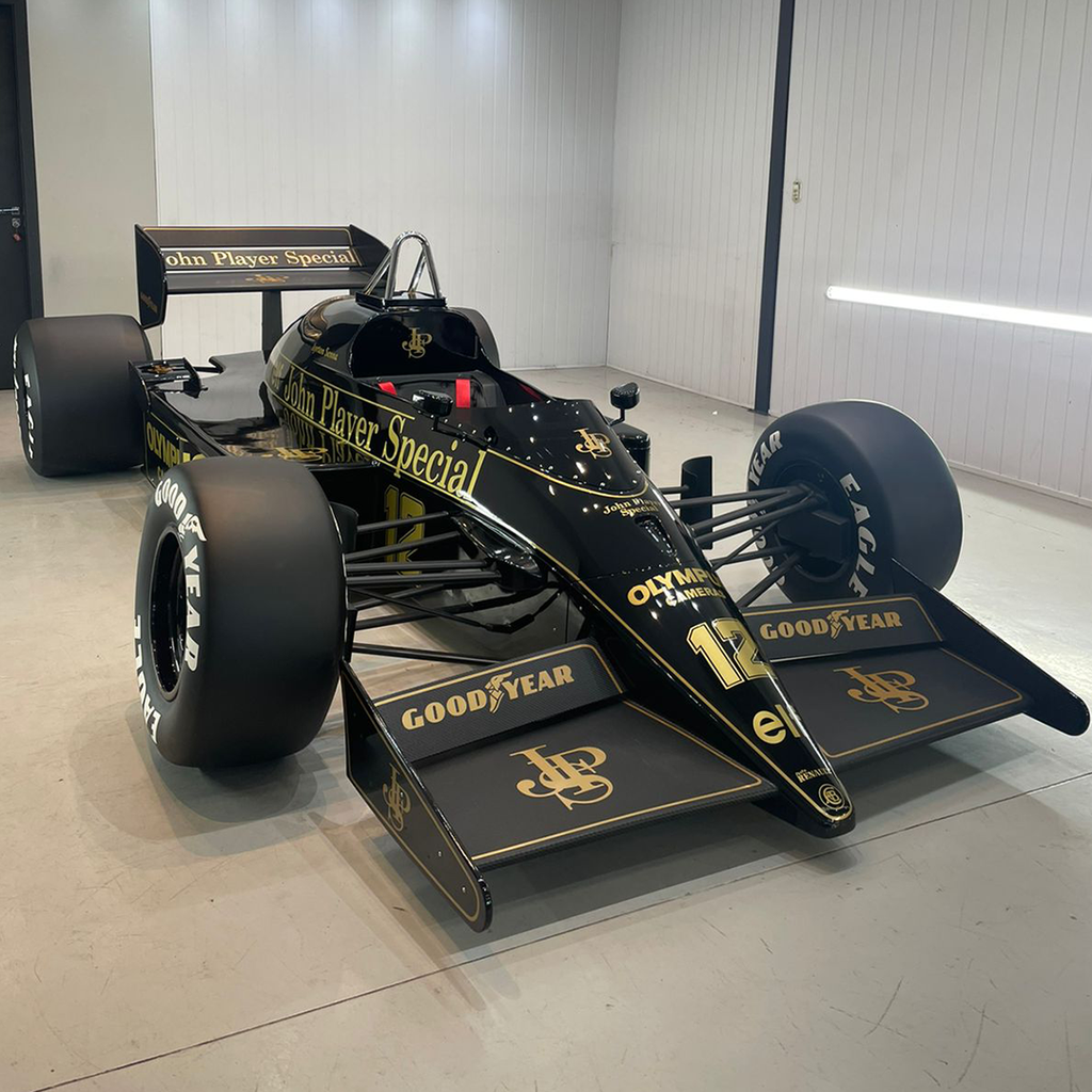 1:1 Scale Replica Lotus 97T 1985 Formula One Car – Art of Helmets
